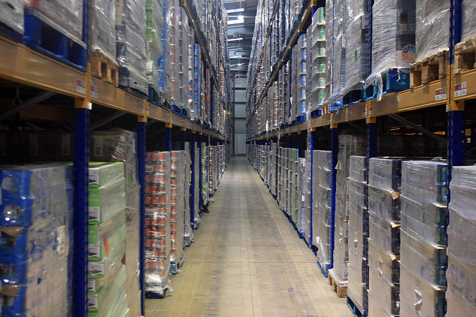 Vlakke bedrijfsvloer hoogbouw magazijn klasse DIN 15185 - Moru